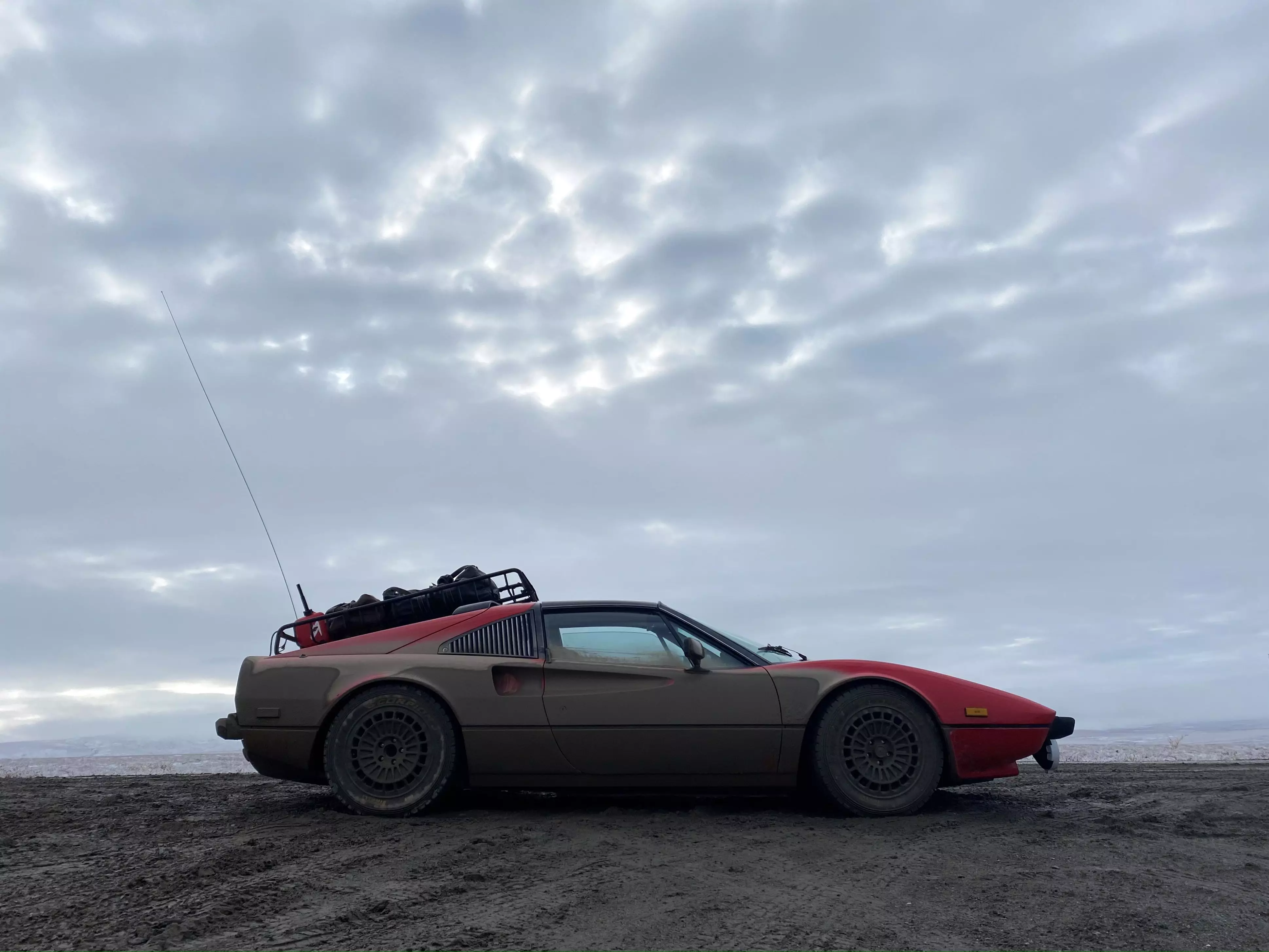 ferrari 308 oqeani Arktik