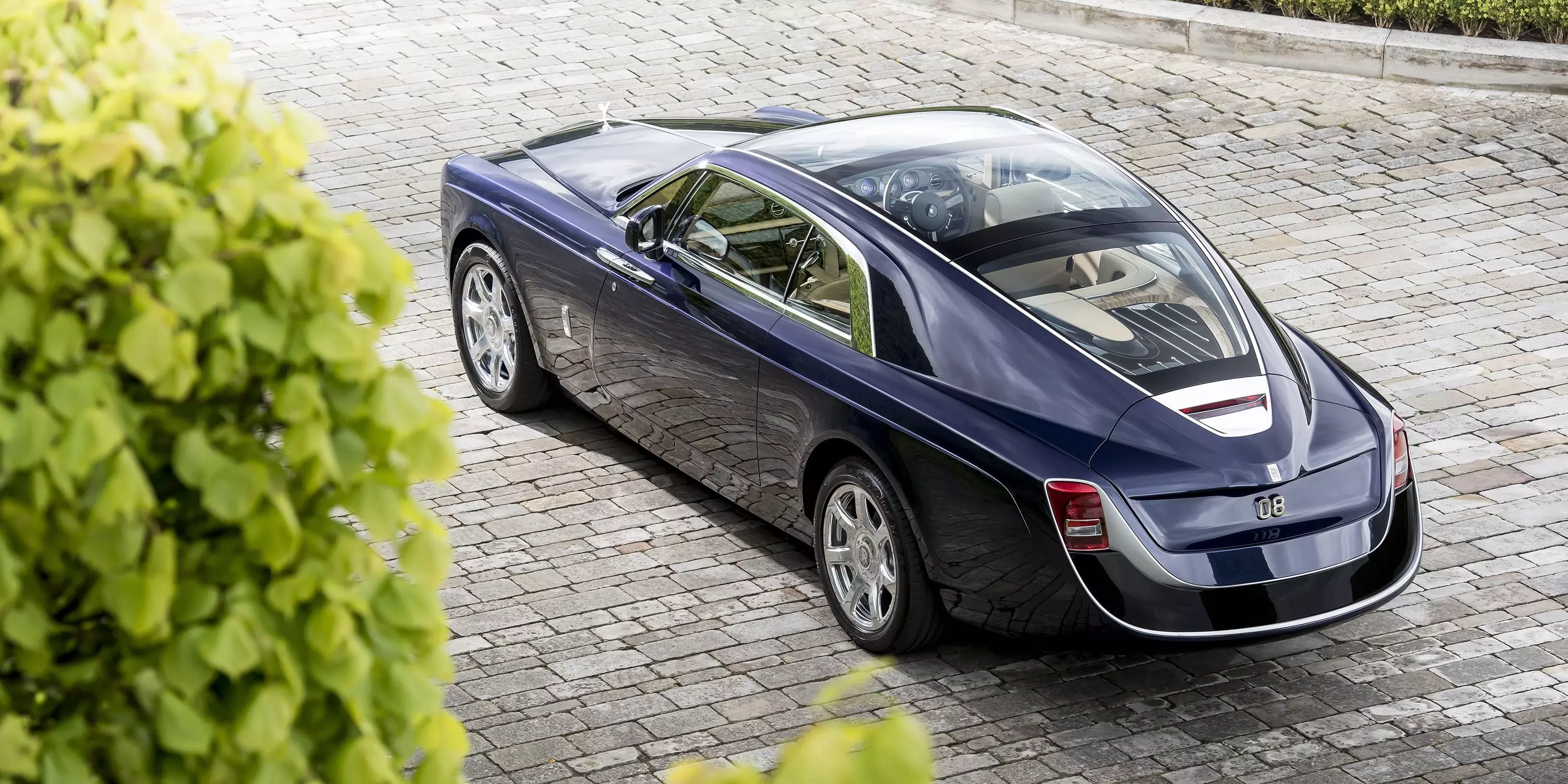 Rolls-Royce ena ea $ 13 Million e nkile lilemo tse 'ne ho e aha