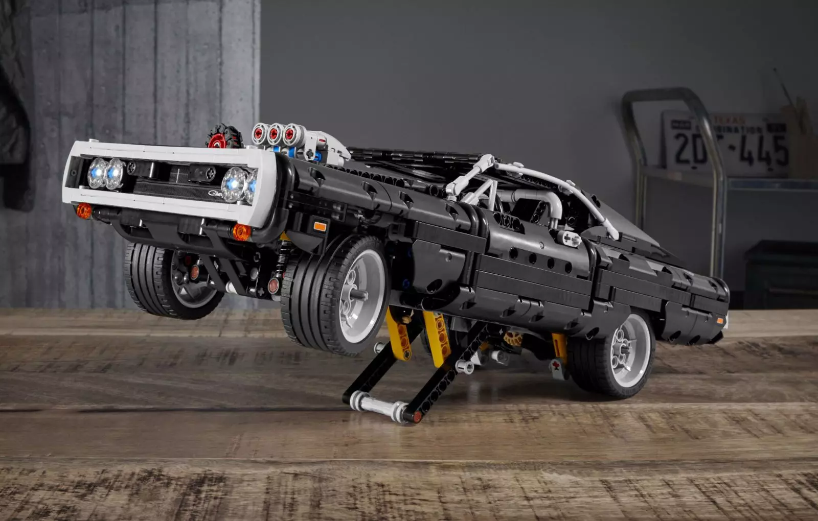 Nüüd müügis Domi laadija Fast & Furious Lego komplekt