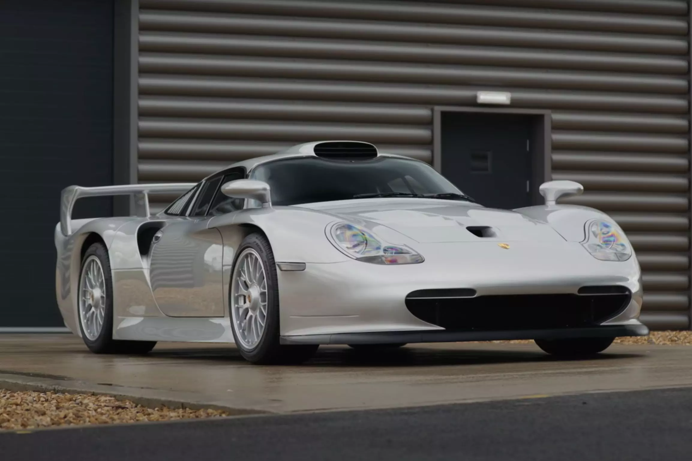 Porsche 911 GT1 on yllättävän helppo ajaa