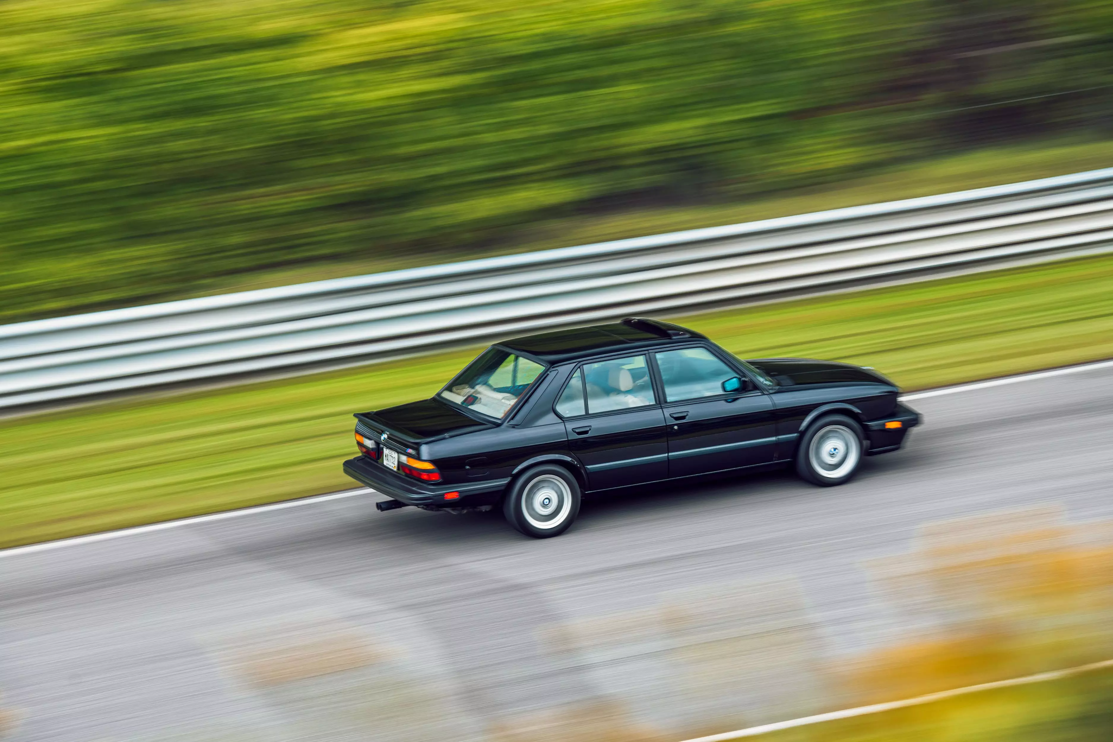 1988 BMW M5