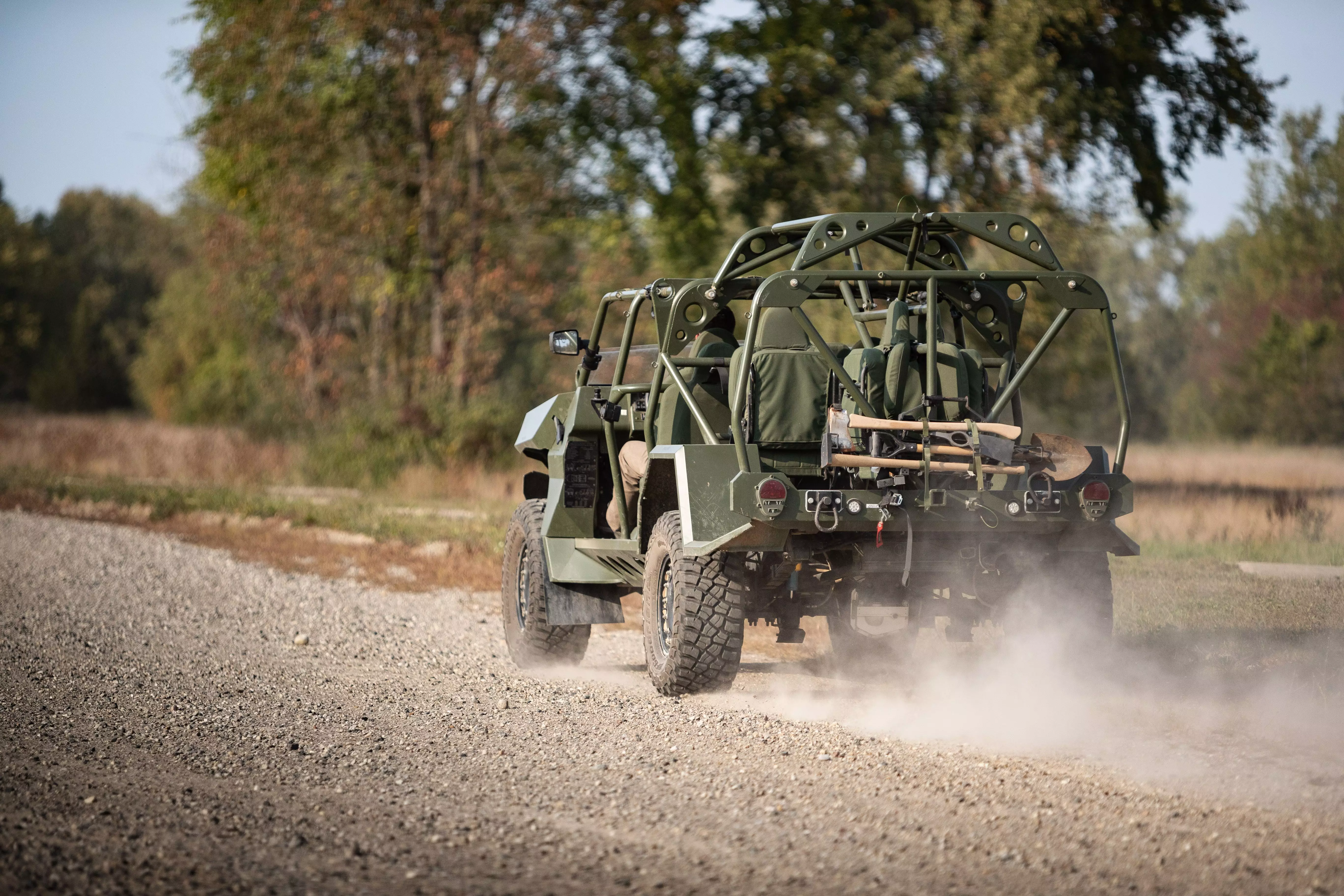 وسیله نقلیه تیم پیاده نظام دفاعی 5000 پوندی به طور منحصربهفردی برای برآوردن نیازهای نظامی طراحی شده بود و برای تحرک سریع زمینی طراحی شده بود. قابلیت حمل و نقل هوایی