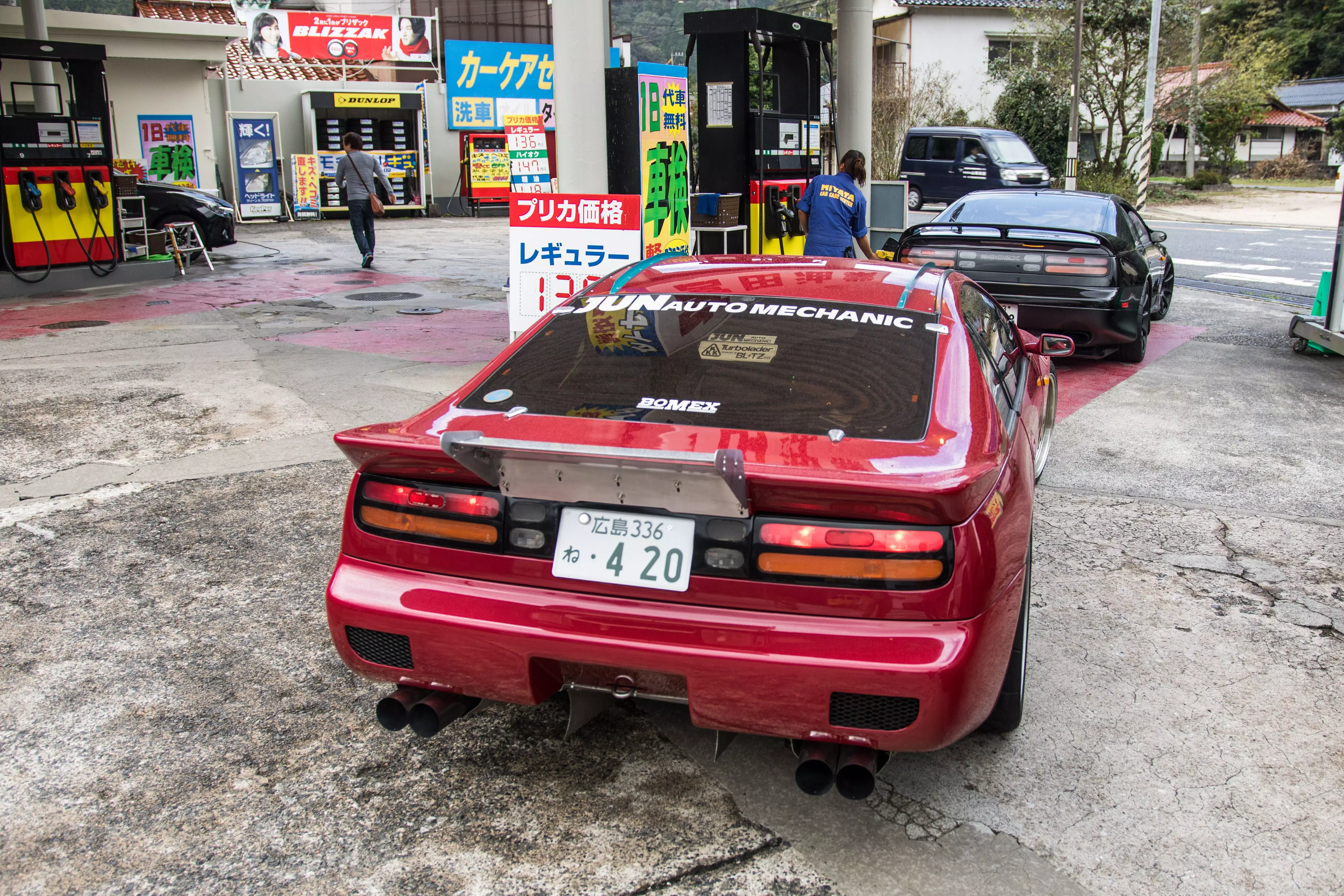 陸上車両、車両、車、赤、自動車デザイン、自動車外装、スポーツカー、自動車照明、パフォーマンスカー、クーペ、