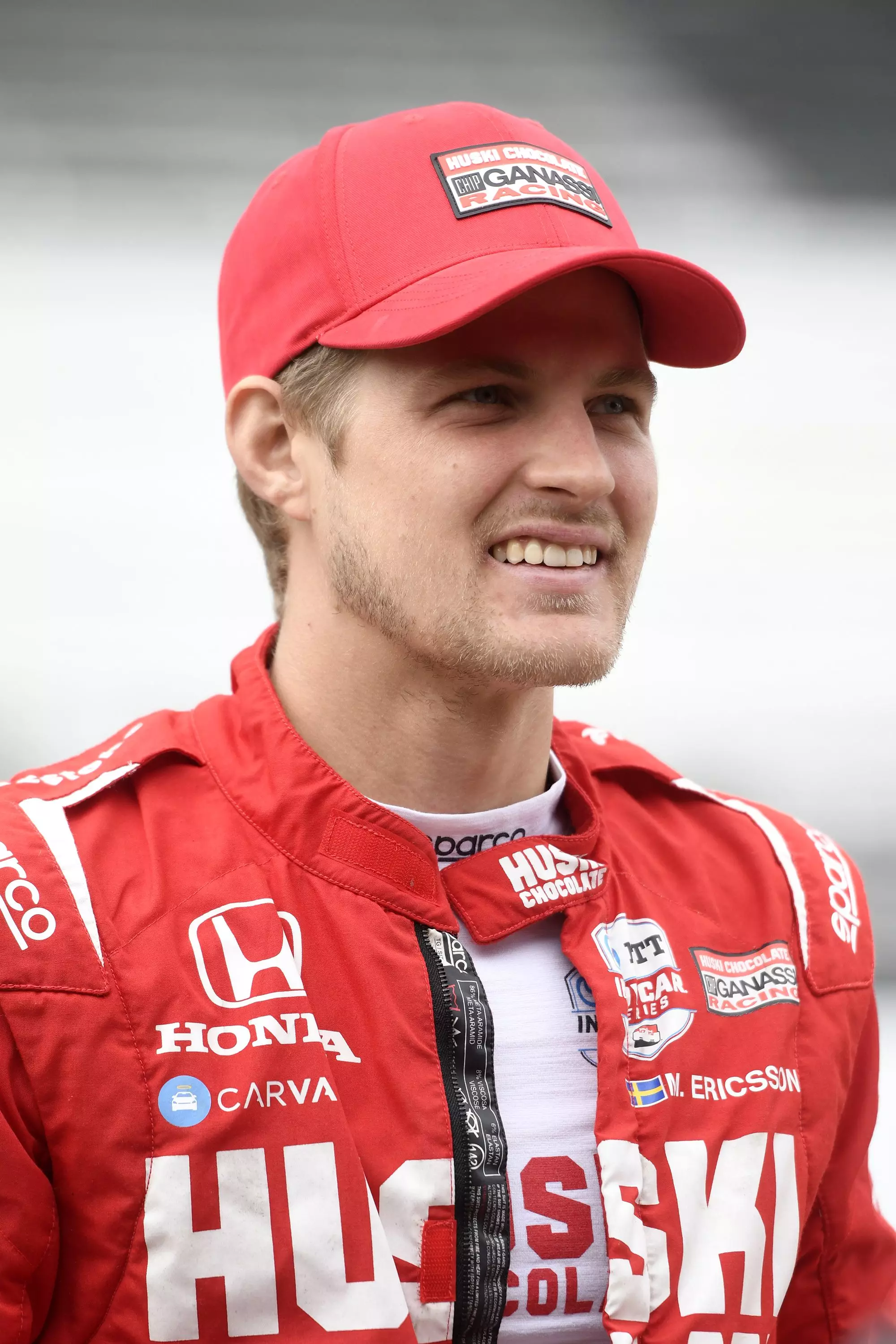 Indianapolis, May 22, marcus ericsson 8 chip ganassi tartanka honda wadahadalo lala yeesho xubnaha shaqaalaha ka hor fadhiga tababarka ee ntt indycar series indianapolis 500 oo lagu soo bandhigay gabrij May 22, 2022, indianapolis motor speedway indianapolis via Getty images