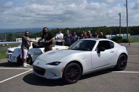 陸上車両、車両、車、パフォーマンスカー、自動車デザイン、スポーツカー、高級車、自動車用ホイールシステム、リム、ホイール、