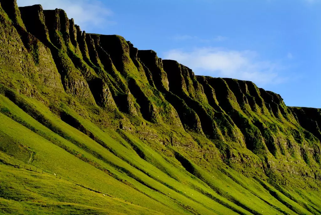 Berde, Kinaiyahan, Bukiron nga yuta, Katanoman, Sagbot, Natural nga talan-awon, Bukid, Grassland, Bato, Geology,