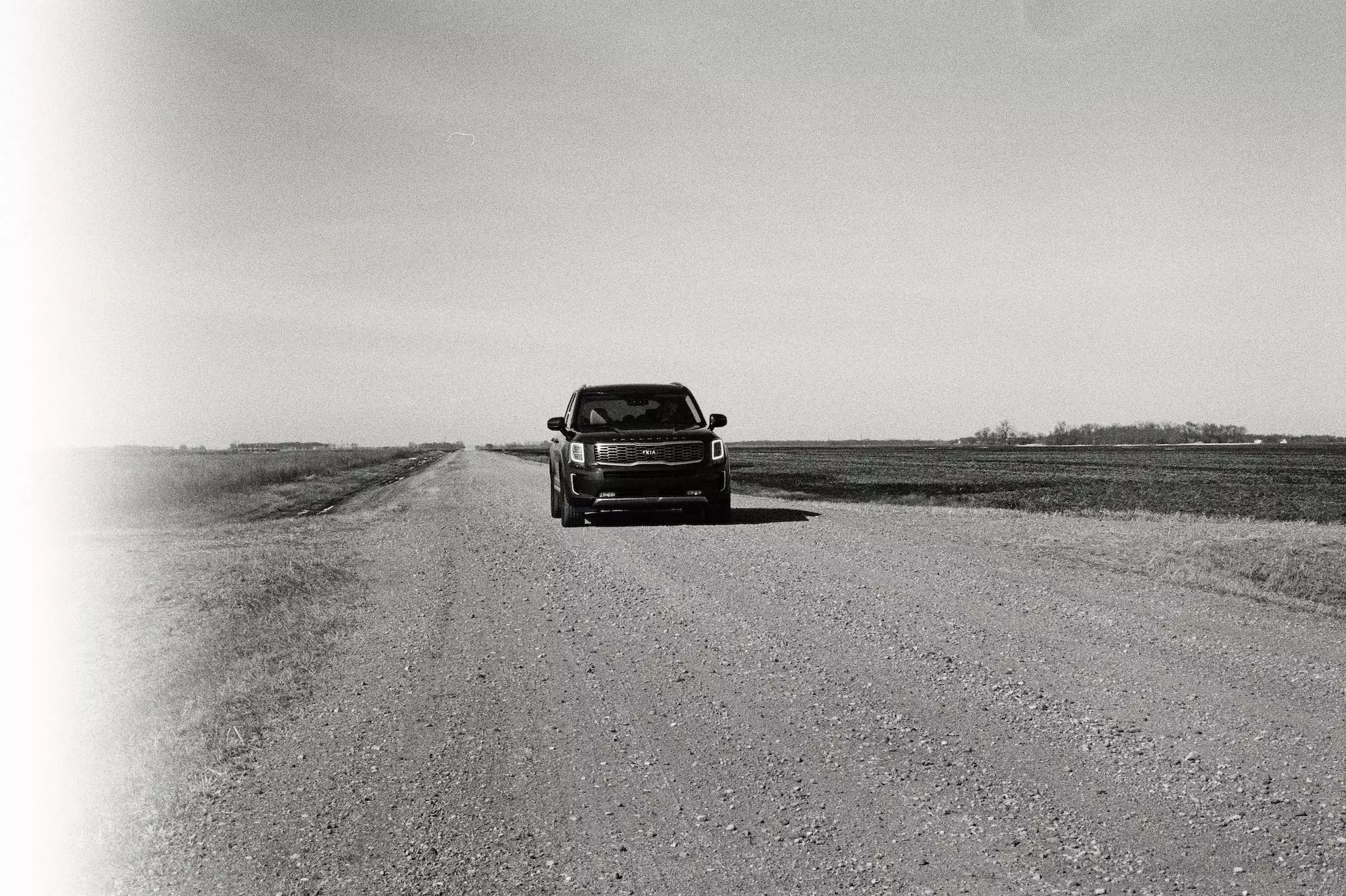 kia telluride black and white