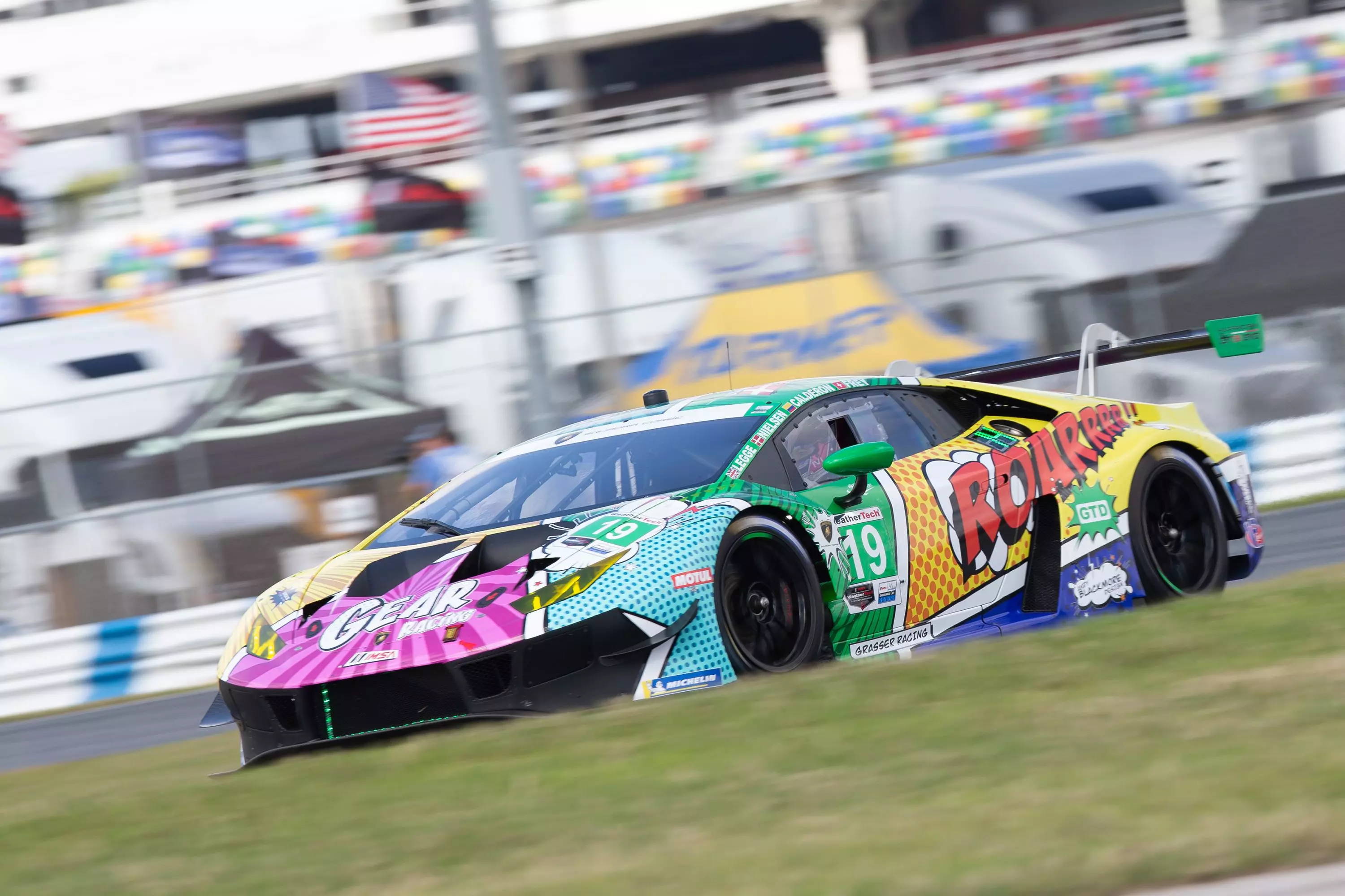 AUTO: JAN 03 Roar Before the Rolex 24