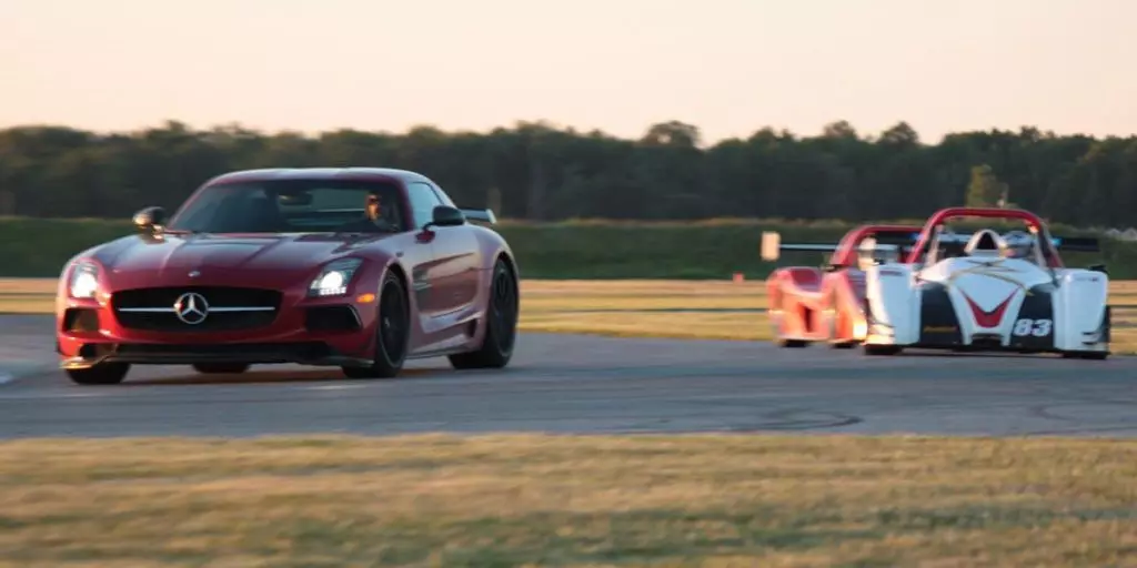 Radical SR3 RS un Mercedes-Benz SLS AMG