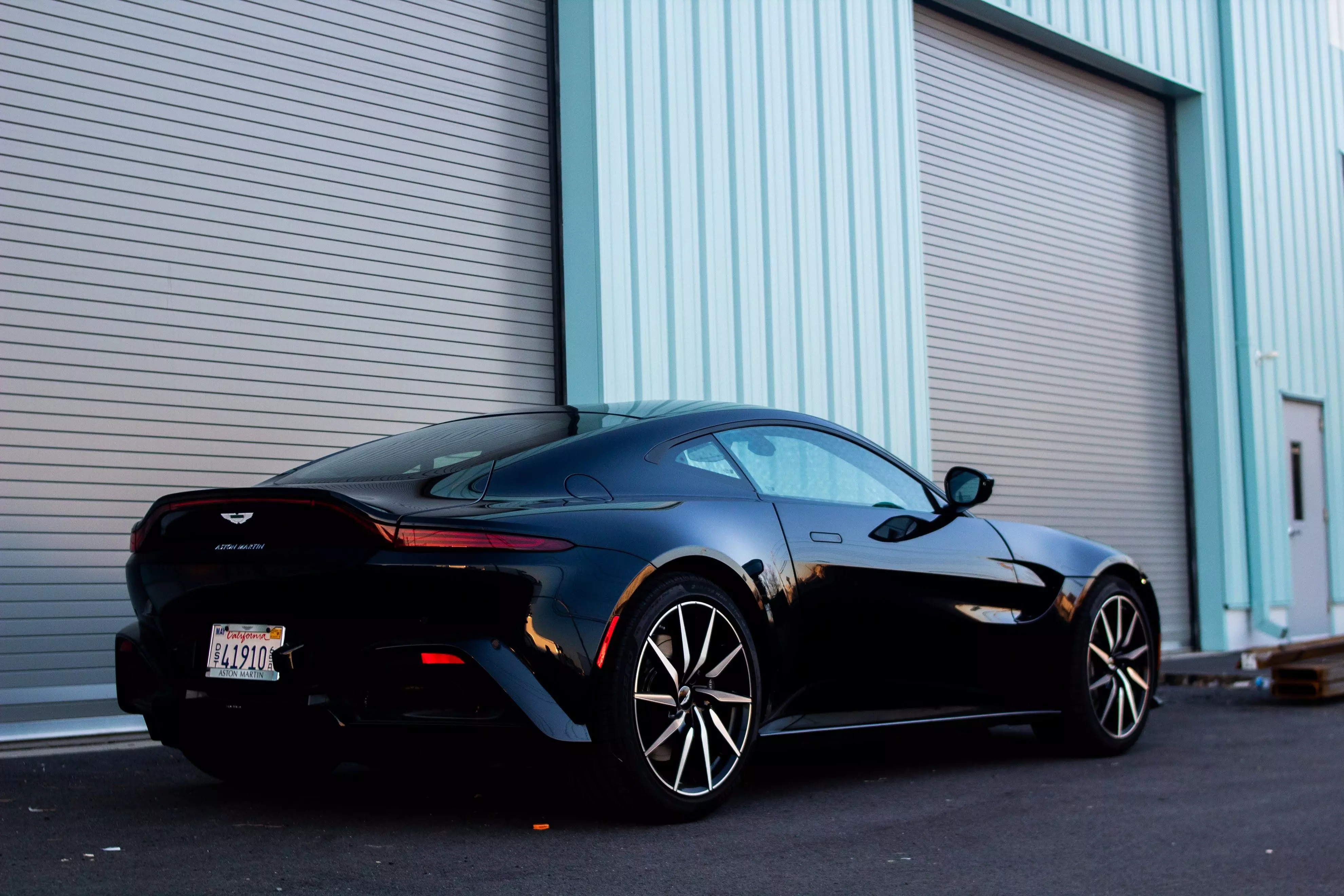 aston martin vantage