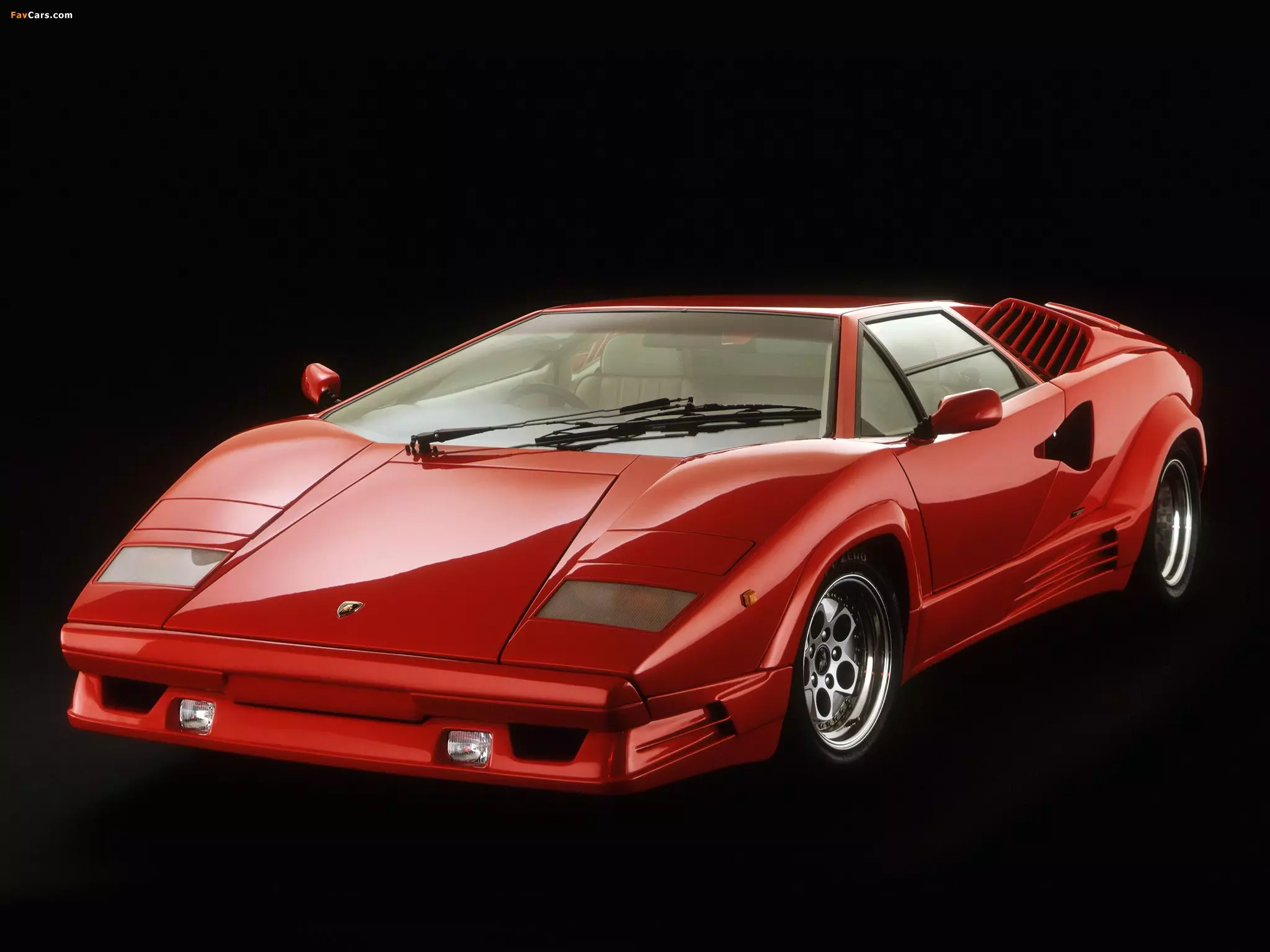 Lamborghini Countach สีแดง