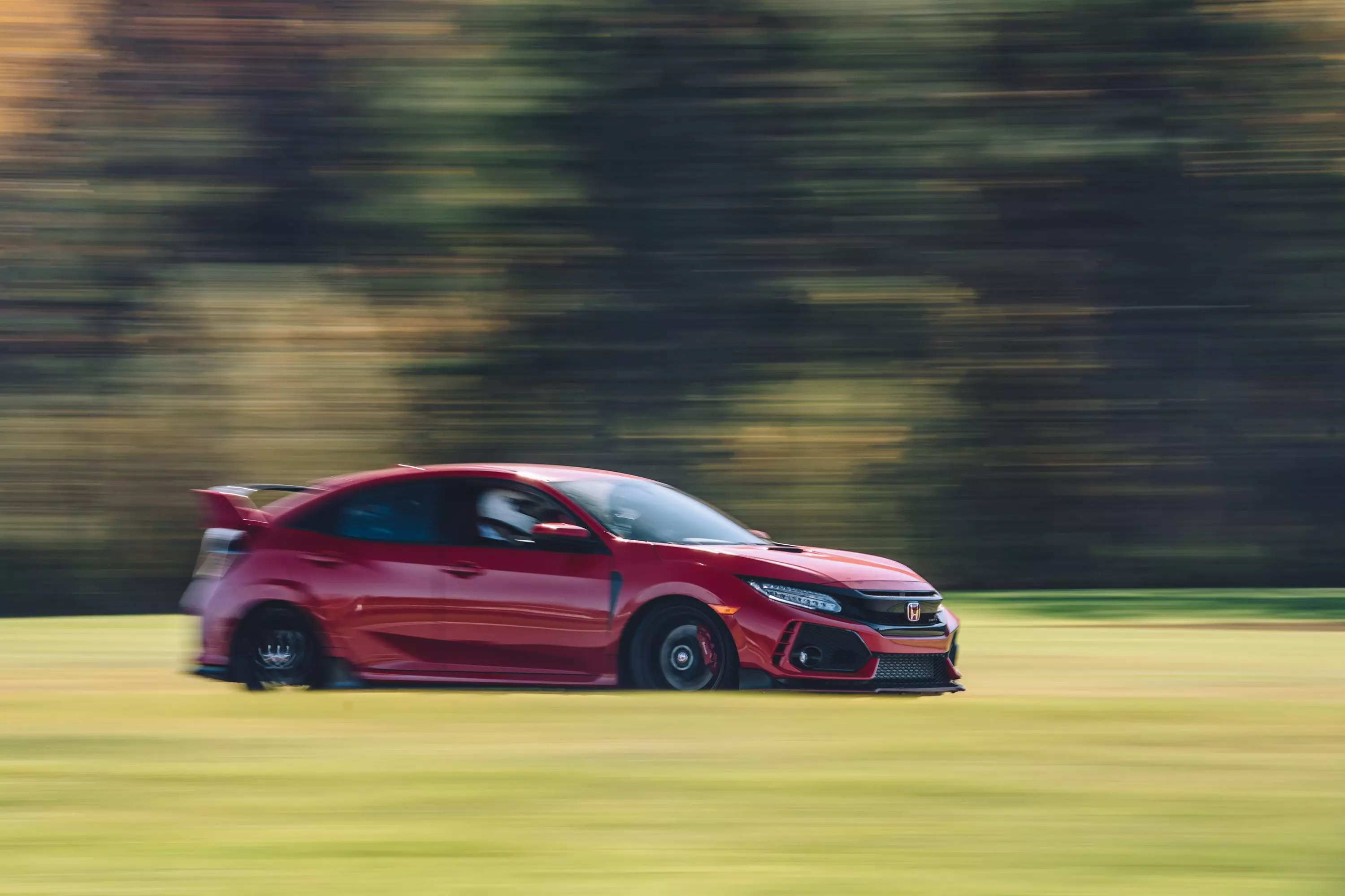 Veículo terrestre, veículo, carro, design automotivo, carro de tamanho médio, rolamento, carro de tamanho completo, carro de desempenho, carro compacto, autocross,