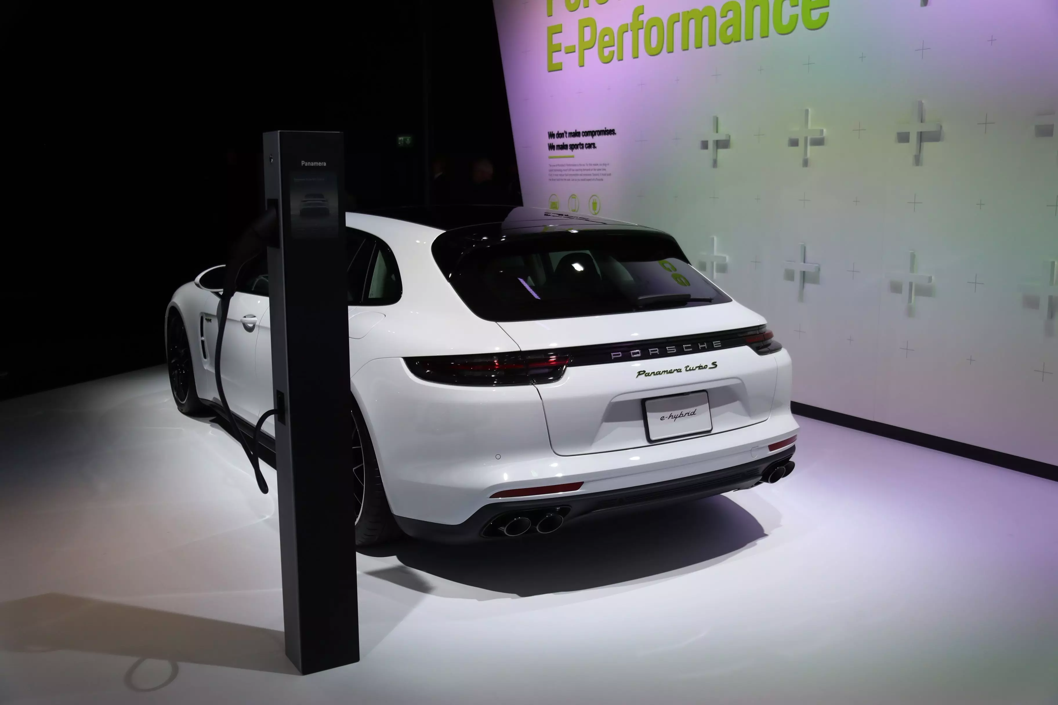 Porsche Panamera Sport Turismo Turbo S E-Hybrid