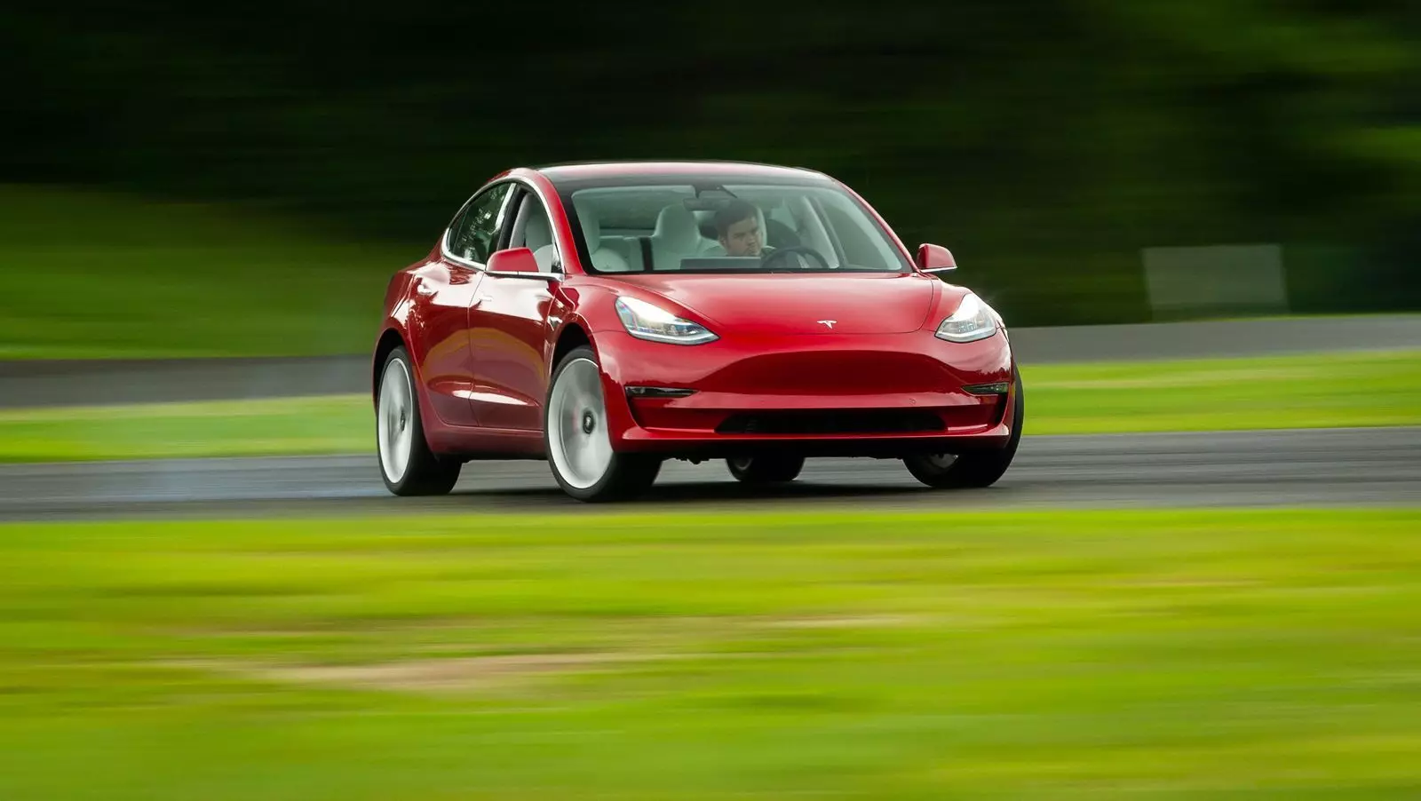 Výkon Tesla Model 3: Test na trati