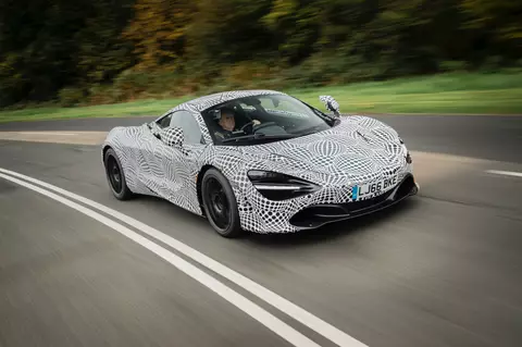 McLaren 720S erdiko eserlekuaren probako mandoa