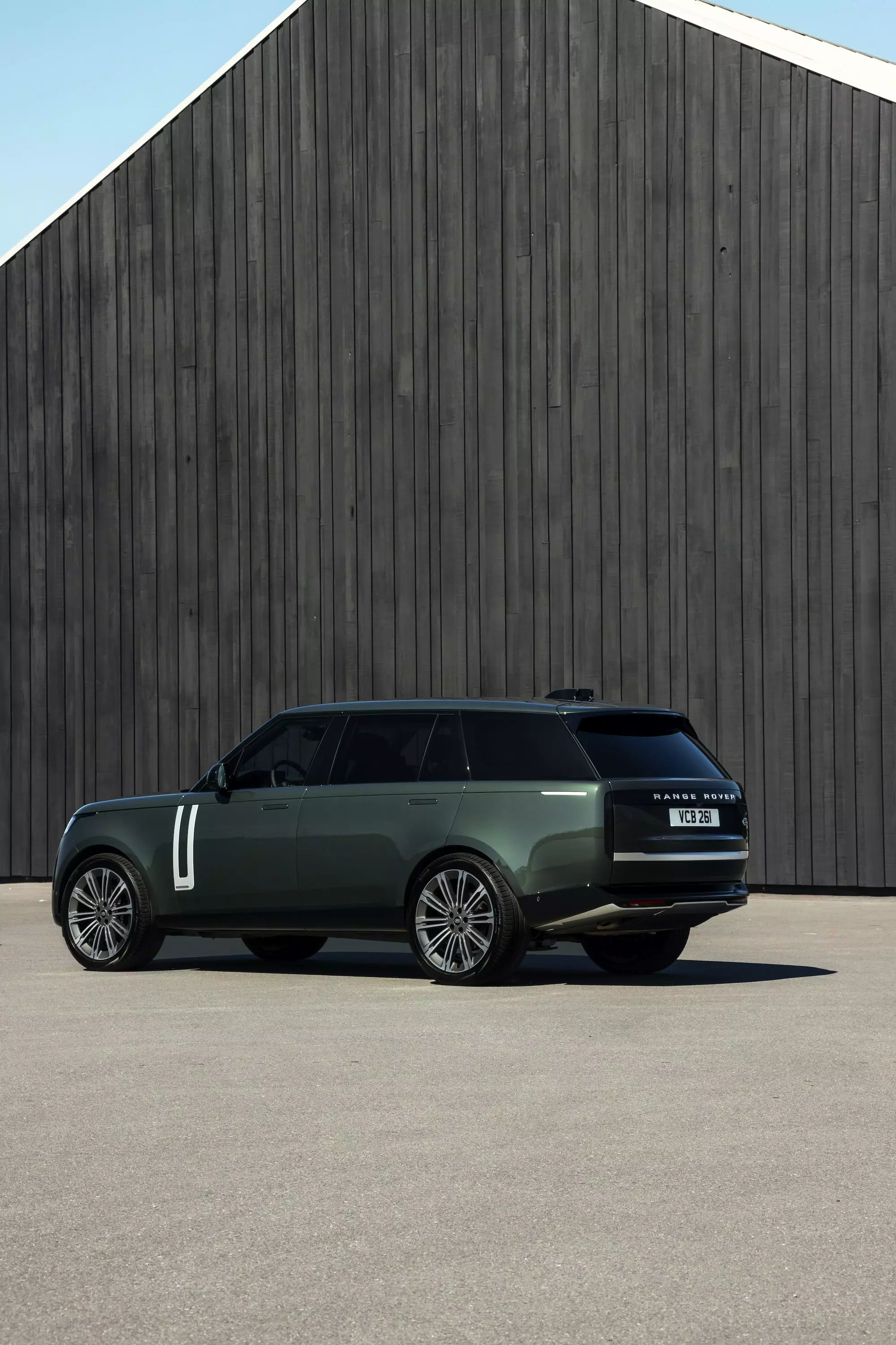 Range Rover se lwb 2022 года