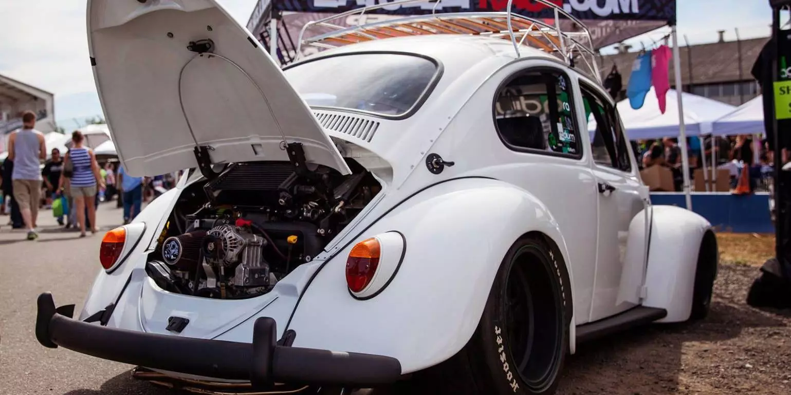 Land voertuig, Vehicle, Car, Motor vehicle, Coupé, Classic, Volkswagen beetle, Antique car, Classic car, Subcompact car,