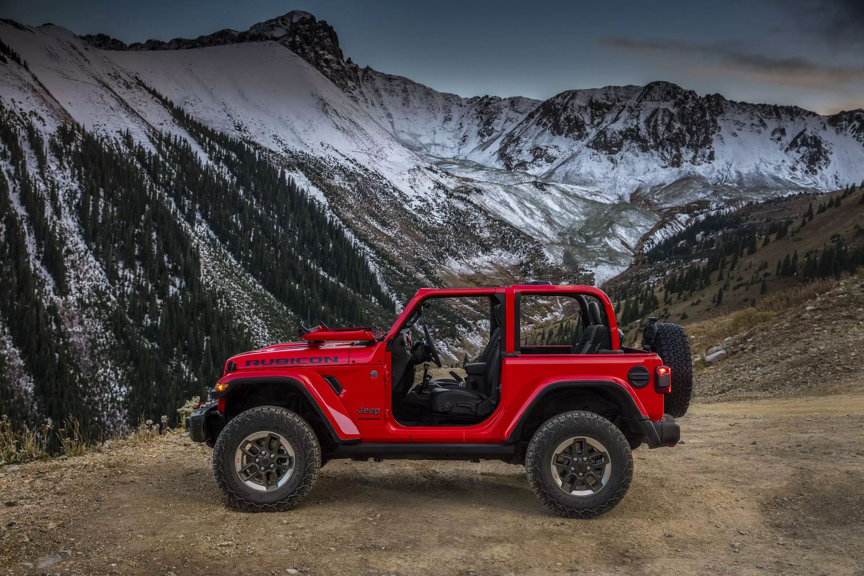 Vehículo terrestre, Vehículo, Coche, Neumático de automóvil, Vehículo todoterreno, Jeep, Neumático, Jeep wrangler, Exterior del automóvil, Todoterreno,