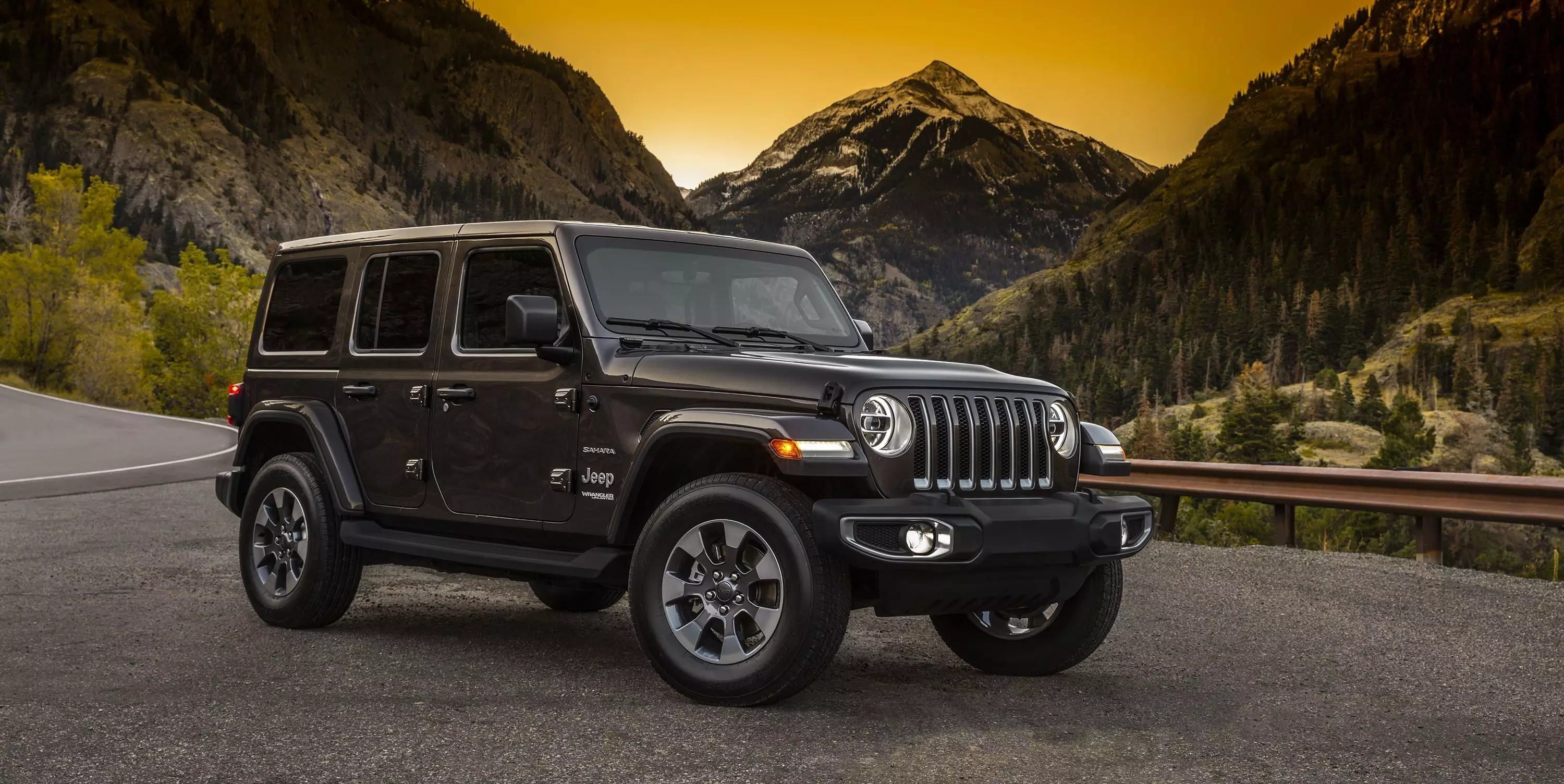 Vehículo terrestre, Neumático, Vehículo, Coche, Jeep, Neumático de automóvil, Vehículo de motor, Llanta, Parachoques, Vehículo todoterreno,