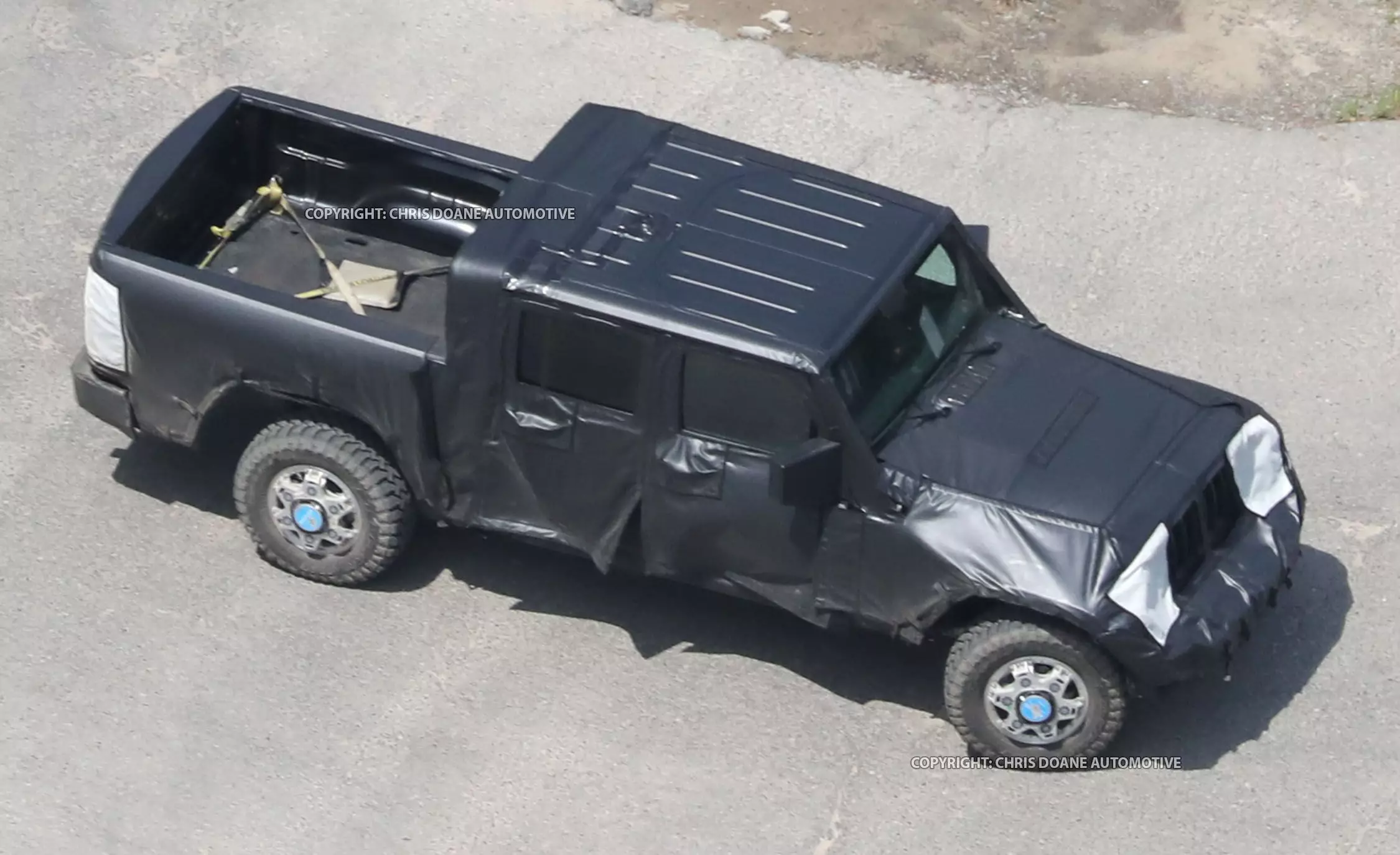 Jeep Wrangler Pickup يۈك ماشىنىسى