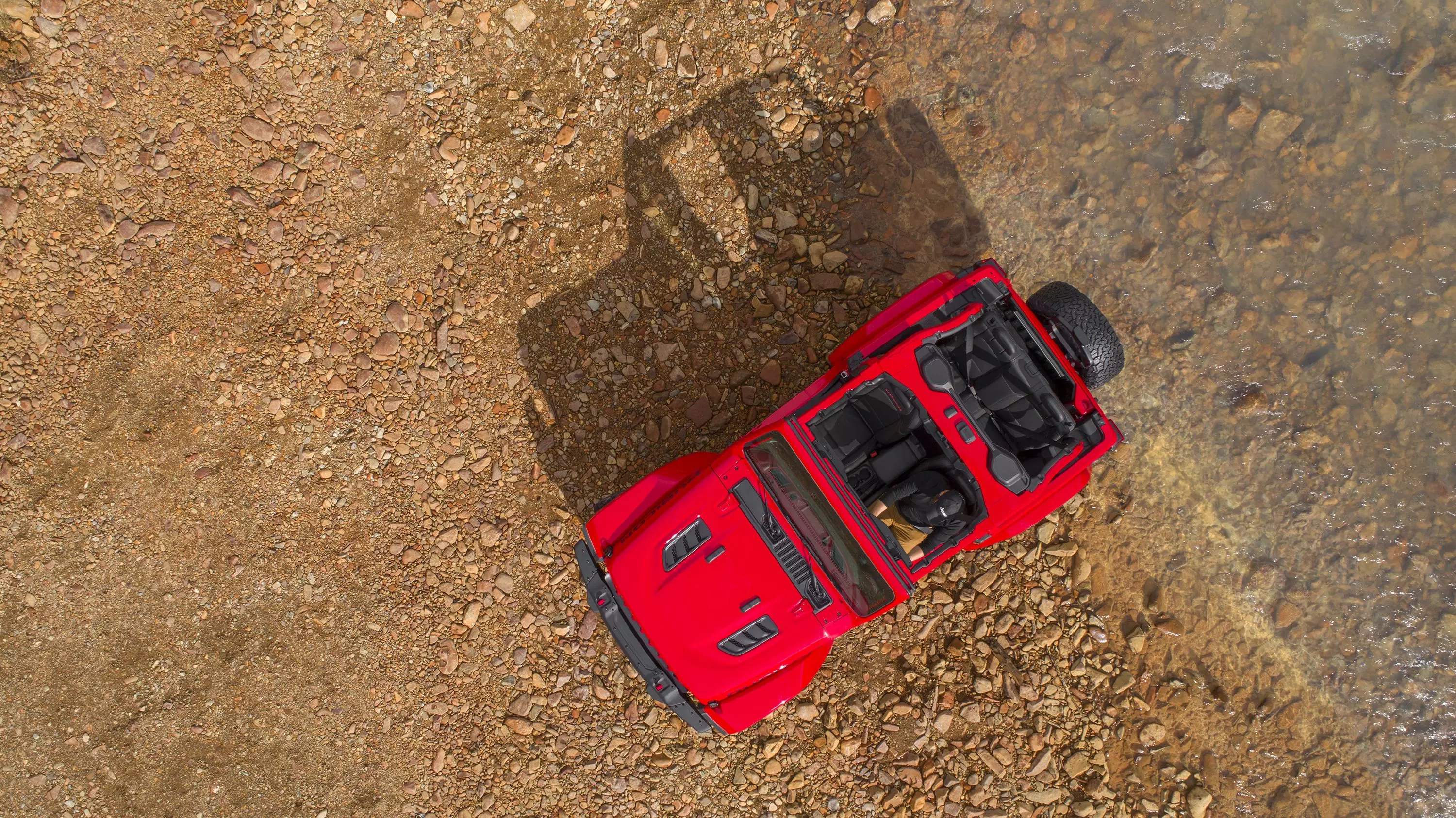 Vermelho, solo, veículo, carro, fenômeno geológico, brinquedo controlado por rádio, roda, areia, carro da cidade,