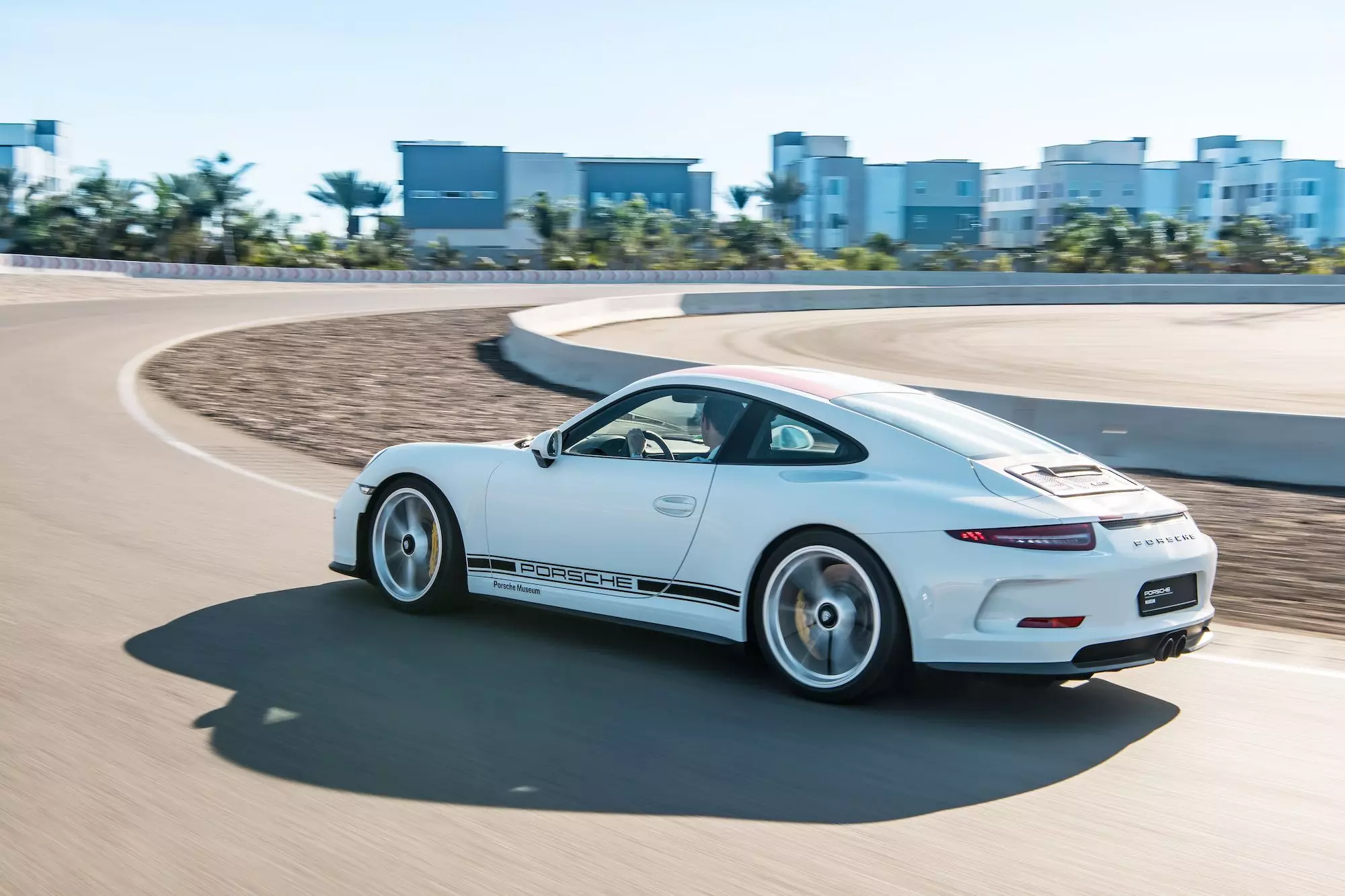 porsche 911 r