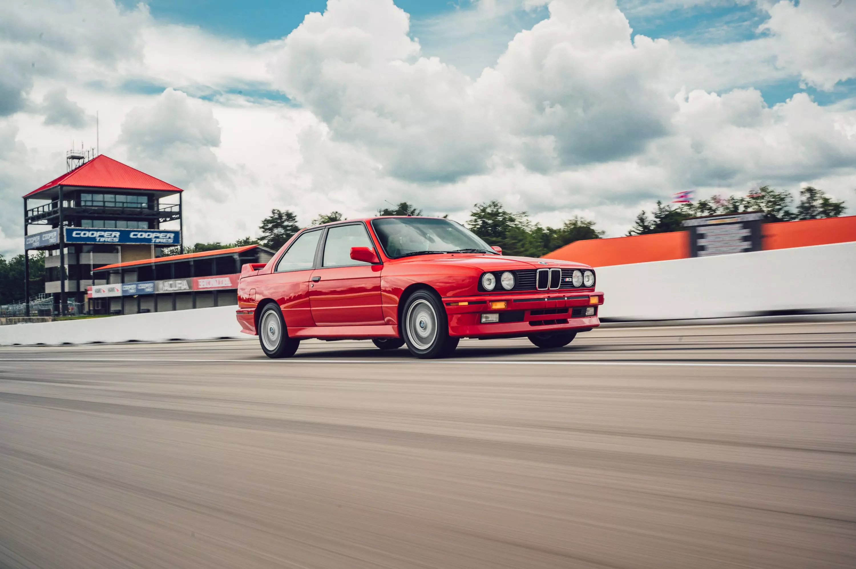 bmw e30 m3 test na stezi