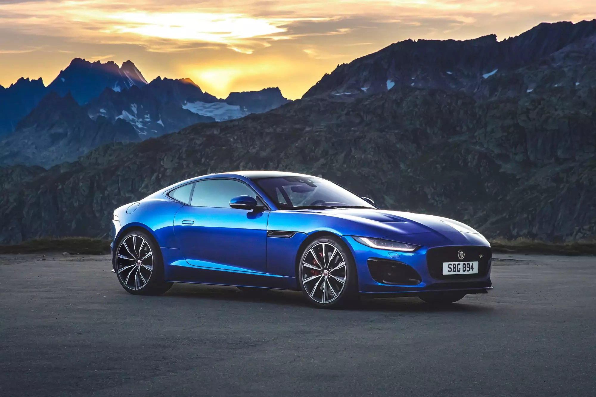 2021 წლის Jaguar F-Type უფრო გაბრაზებული გამოიყურება, ვიდრე ადრე