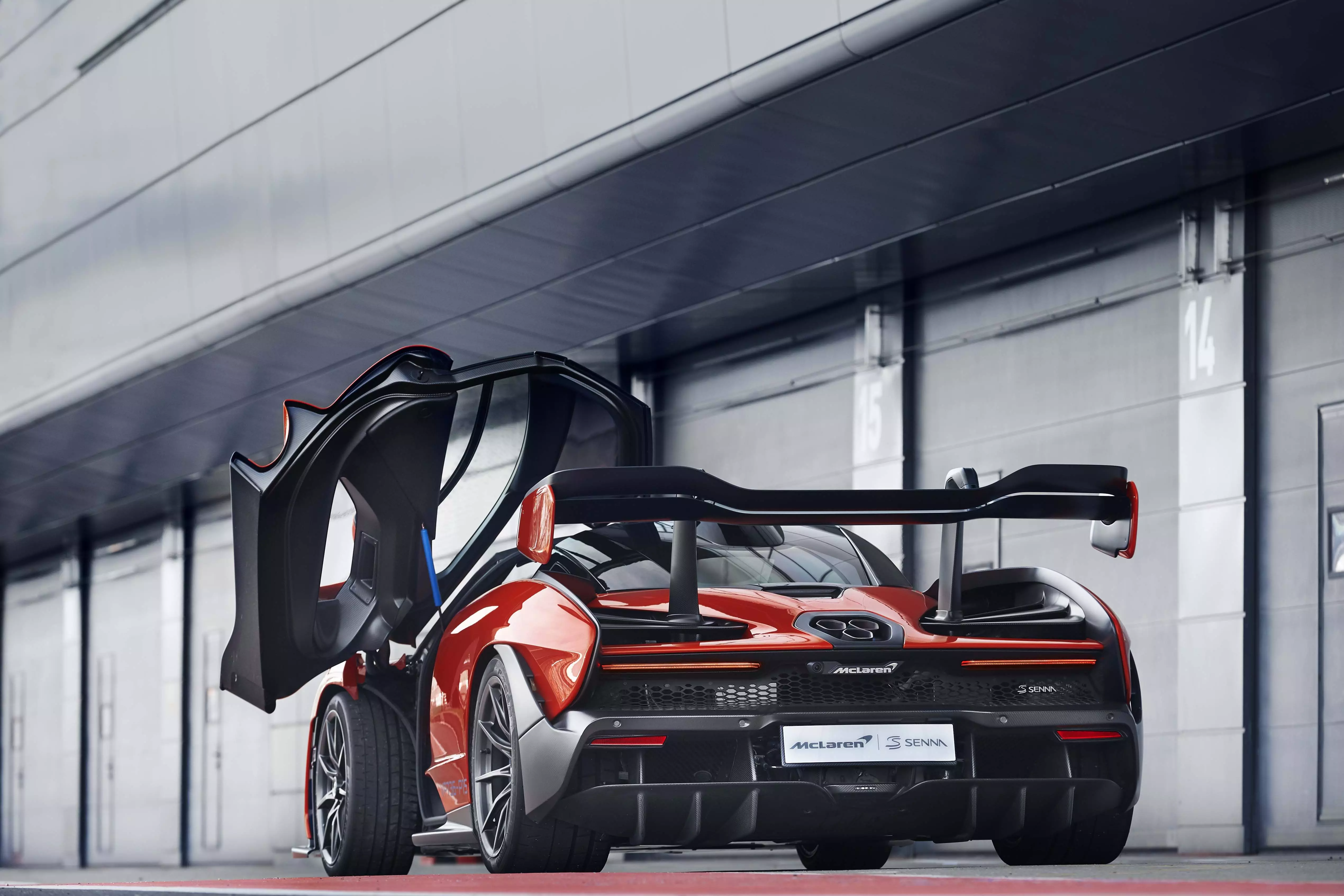 McLaren Senna