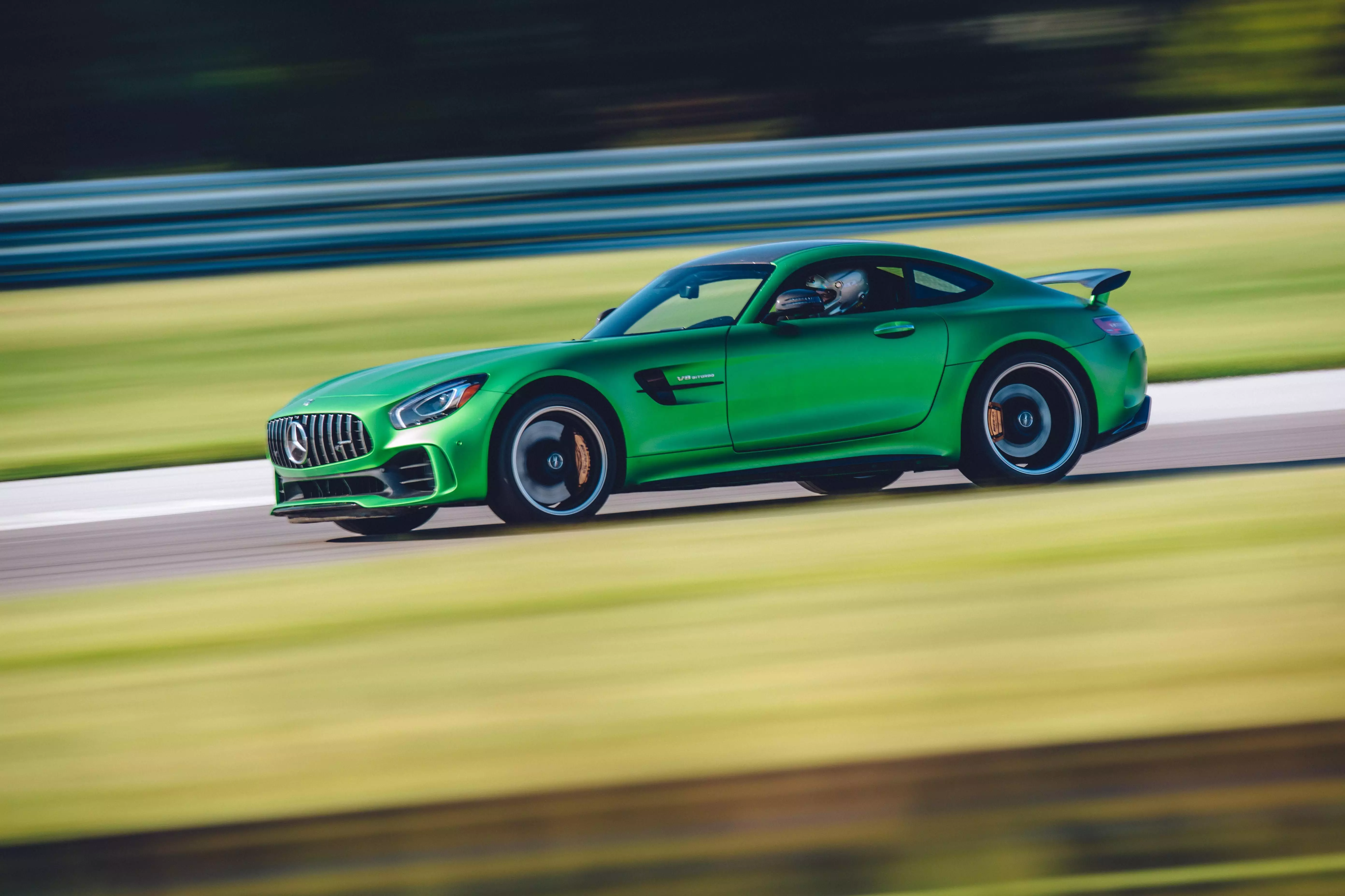 Mercedes-AMG GT R: Dimana Éléktronik Ngadamel Supir Panggancangna Malah Gancang