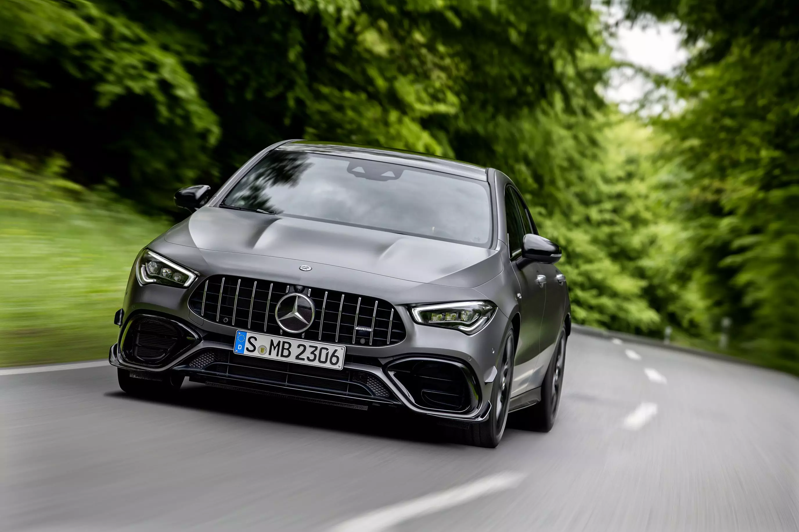 2020 წლის Mercedes-AMG CLA 45 წარმოდგენილია სურათებით, HP-ით და სპეციფიკაციებით