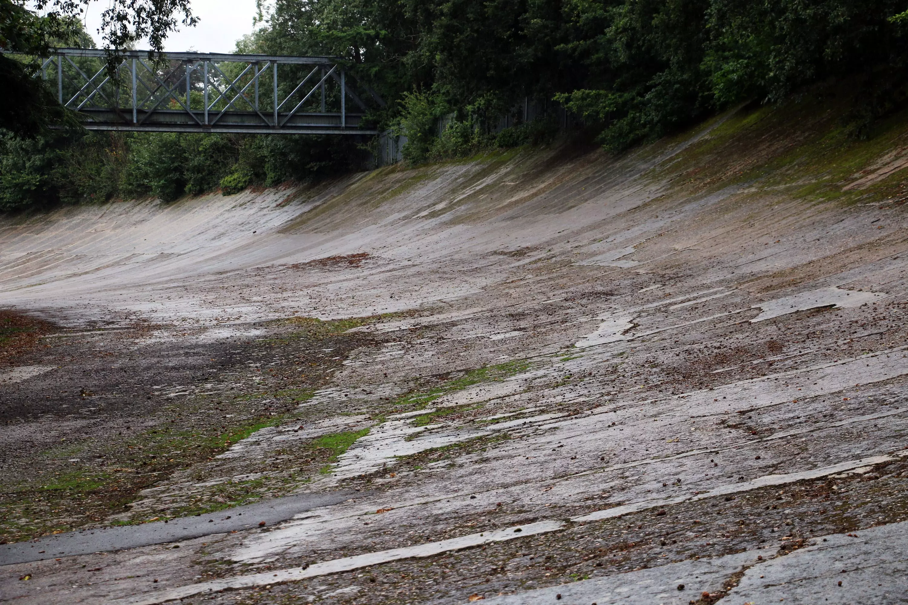 Dumi na kalsada, Kalsada, Lupa, Geological phenomenon, Infrastructure, Off-roading, Grass, Tree, Thoroughfare, Trail,