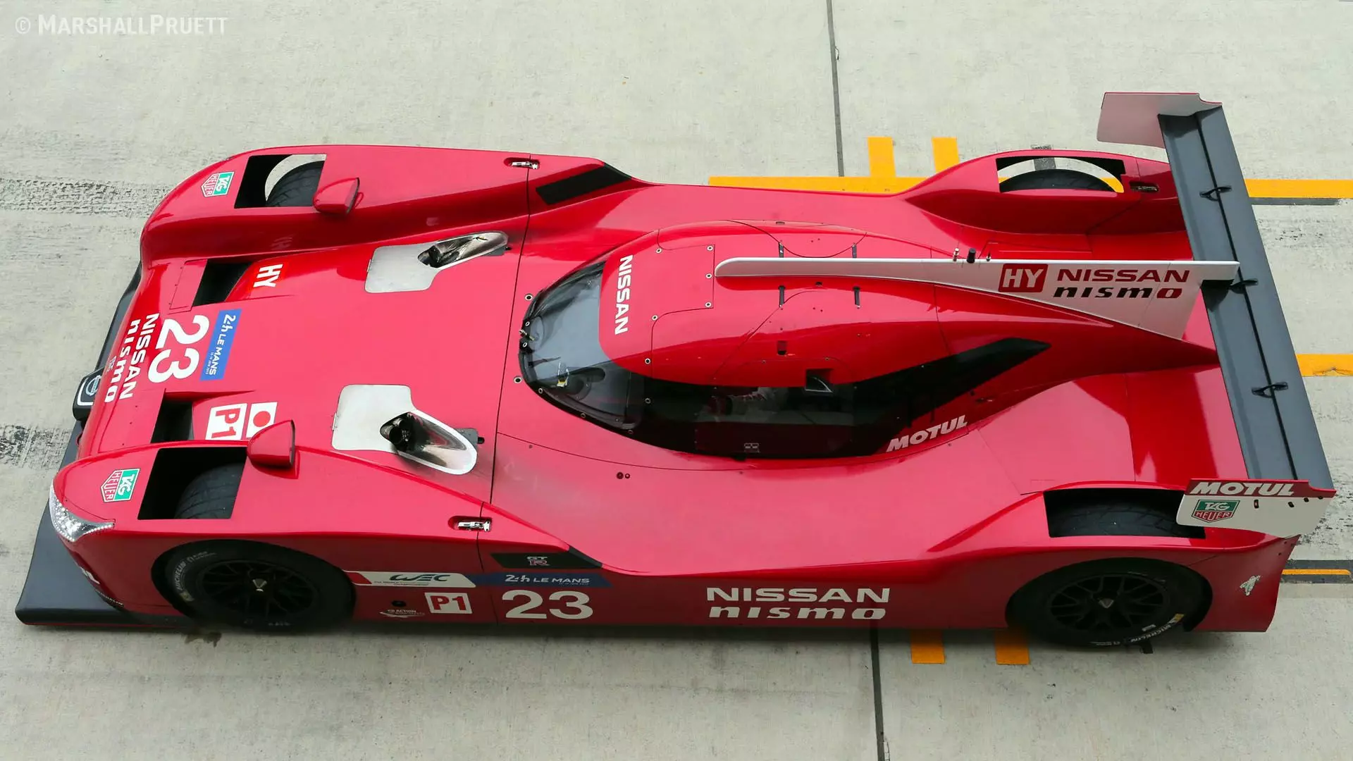 Nissan-a nû 2015 GT-R LM NISMO LMP1 li Circuit of The Americas ji hêla Marshall Pruett ve di 17/12/2014 de di dema kişandina reklama Super Bowl ya Nissan de hatî kişandin.