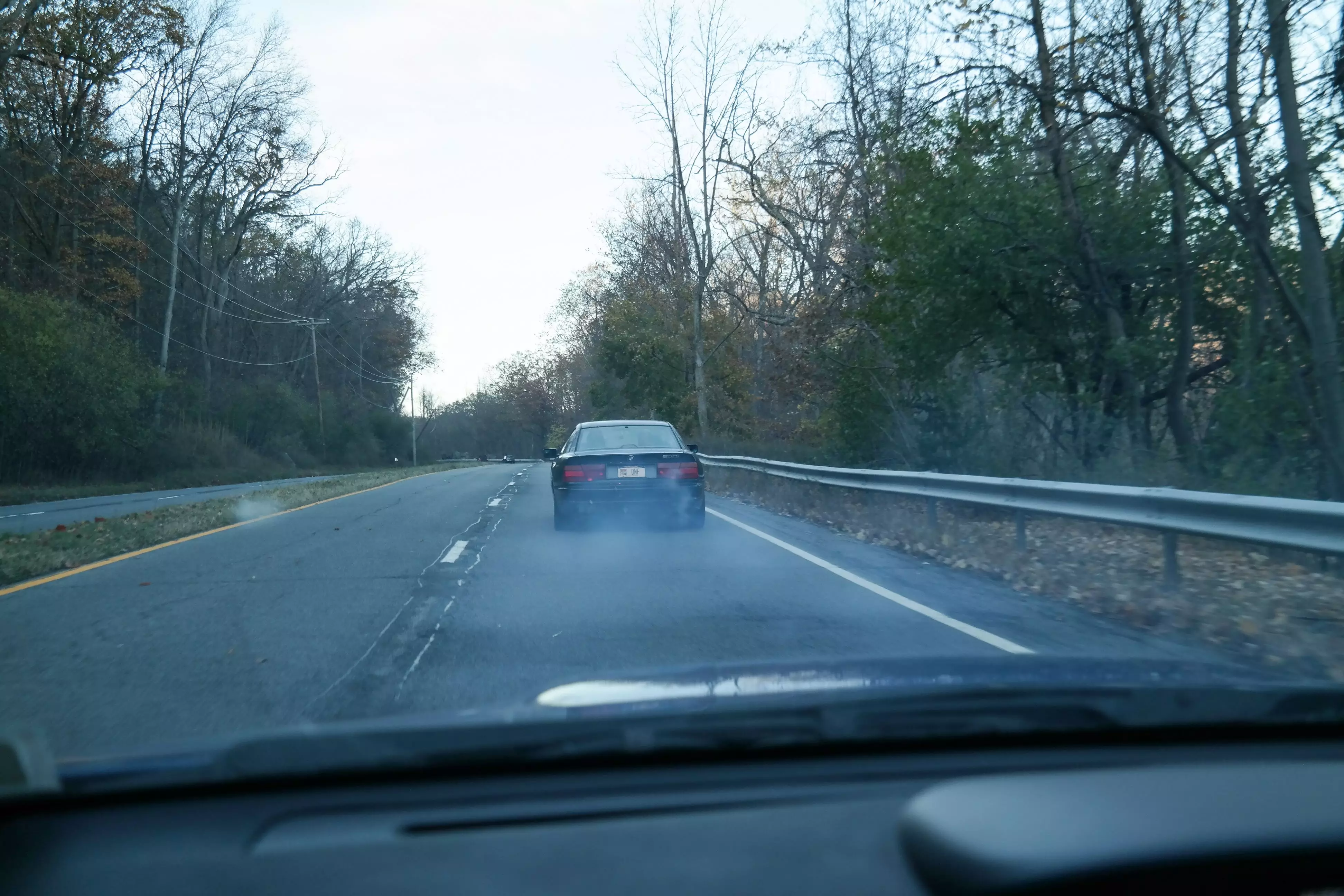 Carretera, Parabrises, Carril, eixugaparabrises, Mode de transport, Autopista, Vehicle de motor, Fenomen atmosfèric, Viatge per carretera, Vidre,