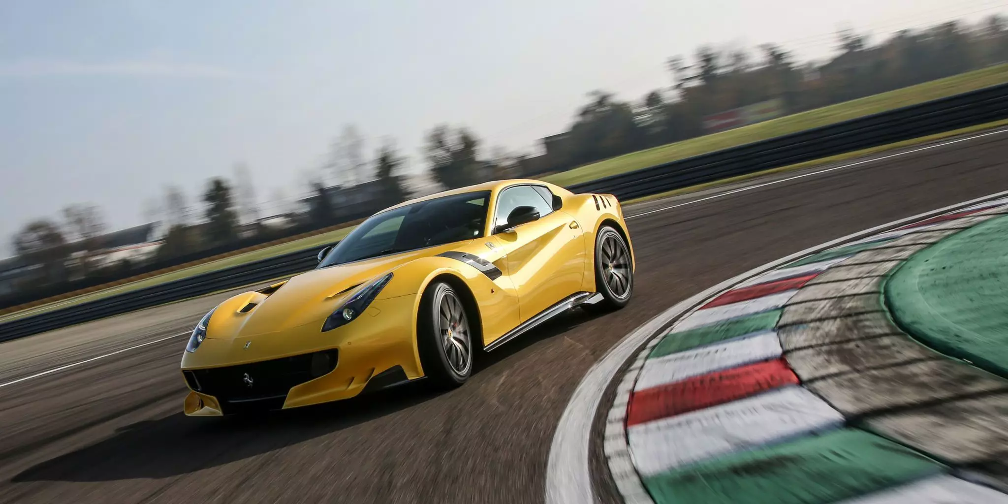 Ферари F12tdf