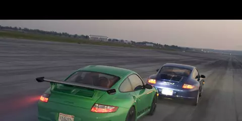 Mapasa Oipa: Porsche 911 Carrera S vs. GT3 RS