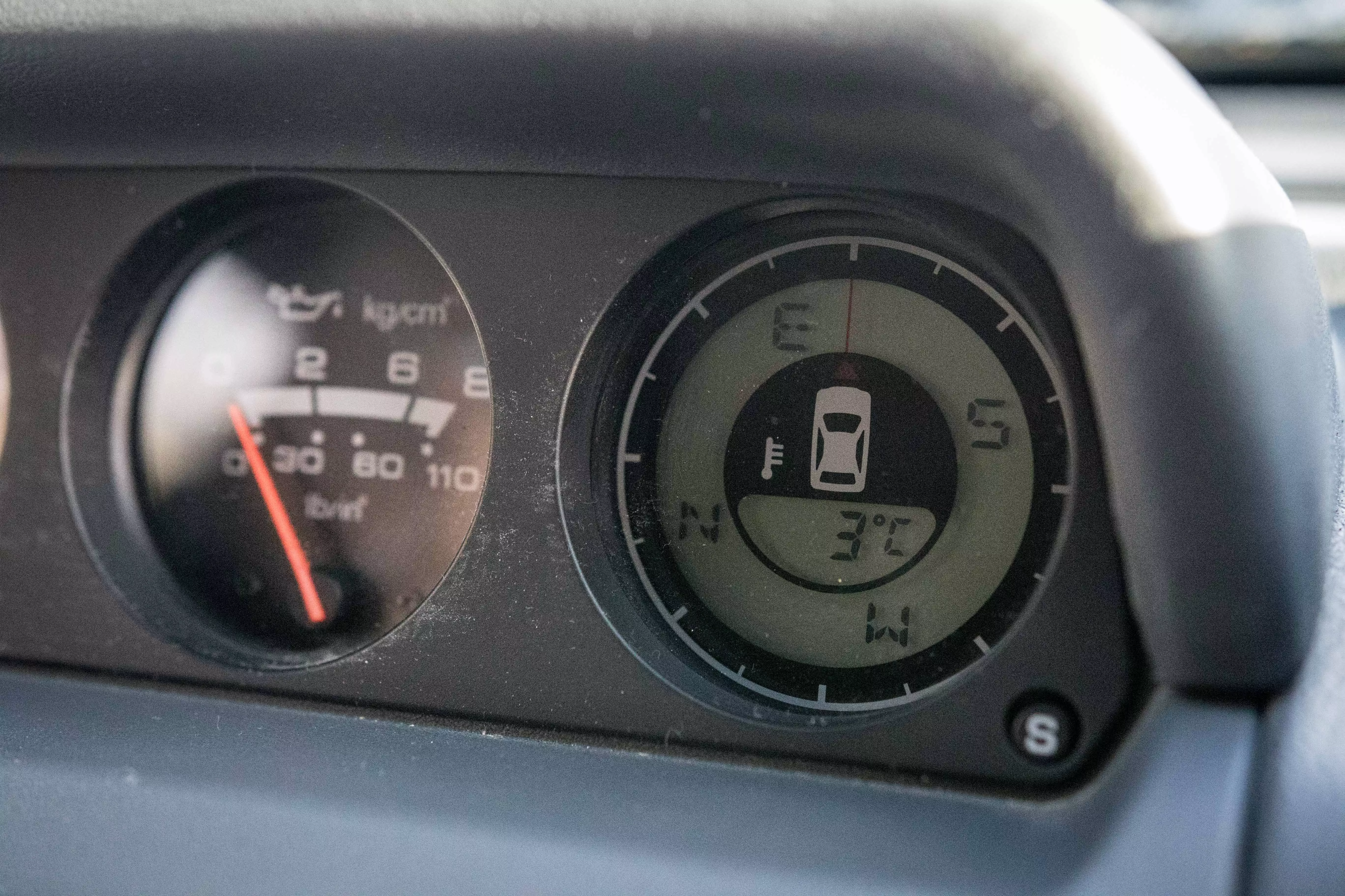 Imoto yomhlaba, Imoto, Imoto, Ingxenye ye-Auto, Igeji, I-tachometer, Ithuluzi lokulinganisa, Ithuluzi,