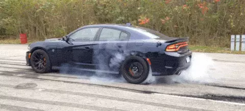 gif de burnout hellcat 8