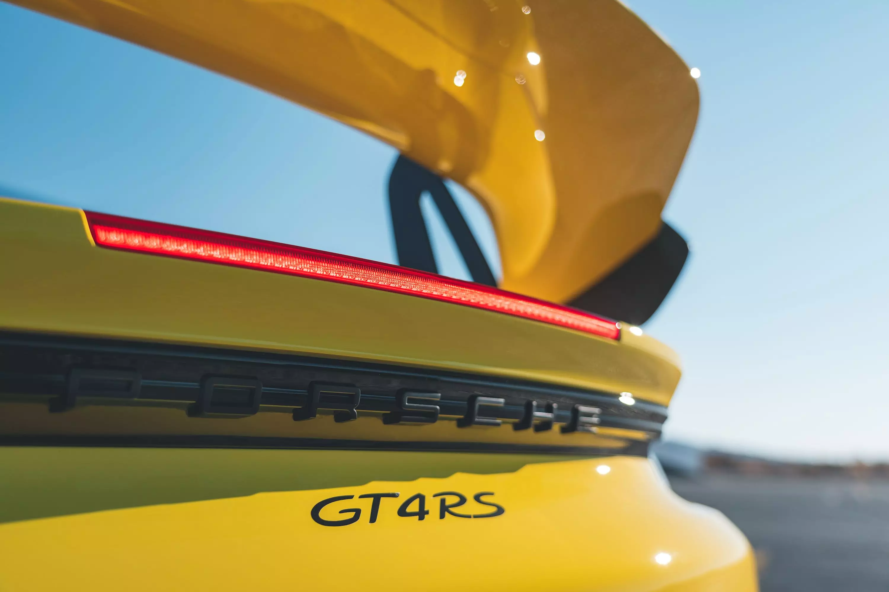 2022. gada porsche cayman gt4 rs