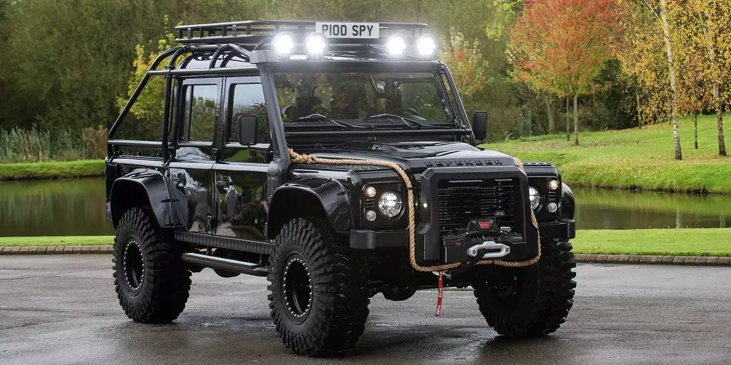 Landkøretøj, Køretøj, Bil, Automotive dæk, Terrængående køretøj, Dæk, Motorkøretøj, Land Rover Defender, Kofanger, Automotive eksteriør,