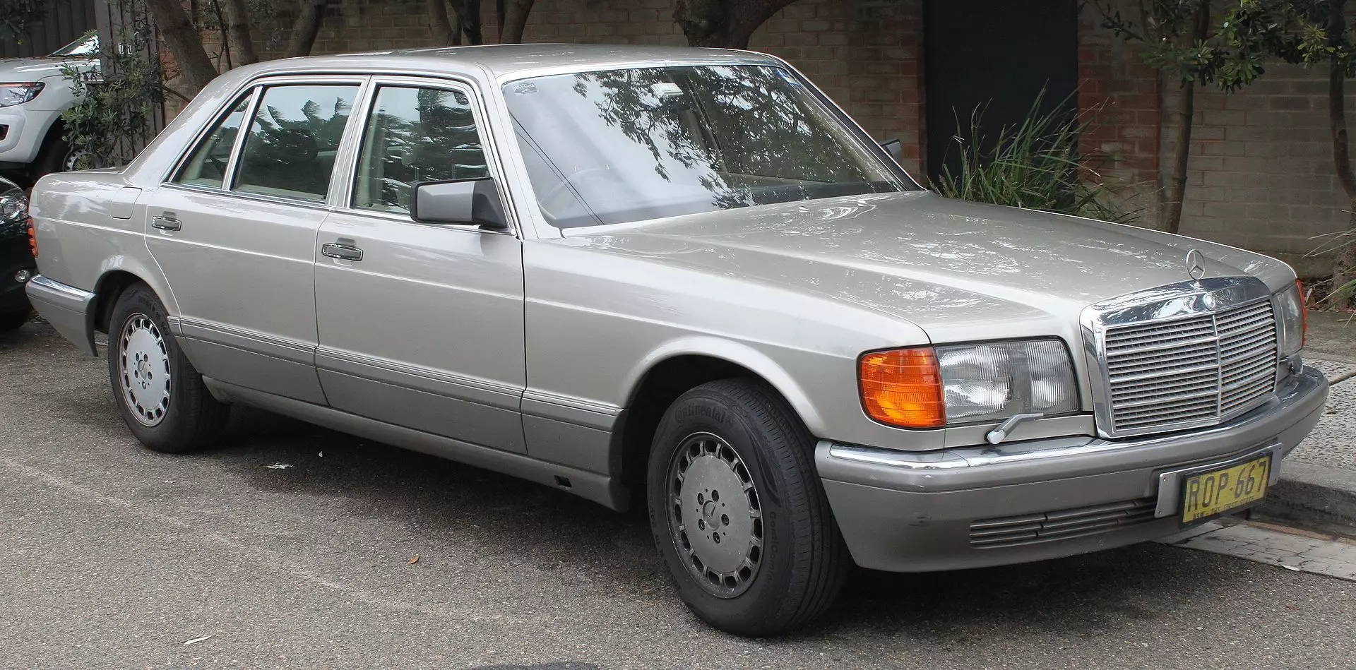 Land vehicle, Sasakyan, Kotse, Mamahaling sasakyan, Mercedes-benz w126, Mercedes-benz, De-motor na sasakyan, Mercedes-benz w201, Mercedes-benz 200, Klasikong kotse,